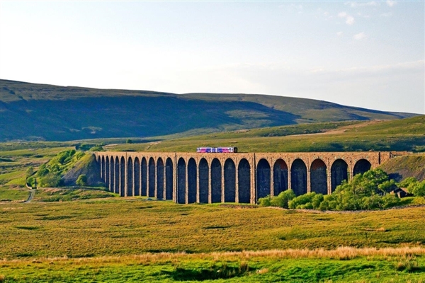 Nostalgic Lakes & Mountains Explorer 2026 Rail Tour